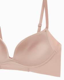 INVISIBLES PUSH UP PLUNGE BRA | natural | Calvin Klein Malaysia