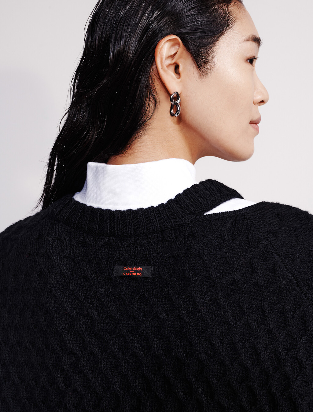 Merino Wool Cable Knit Relaxed Crewneck Sweater | black | Calvin Klein ...