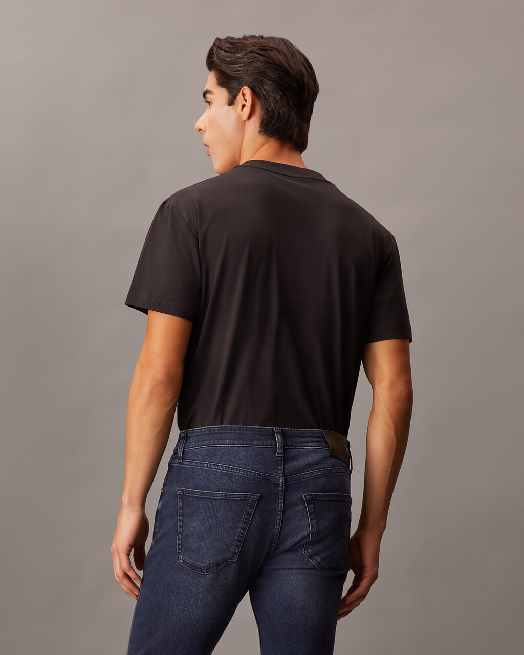 Textured Logo Smooth Cotton Tee | black | Calvin Klein Malaysia